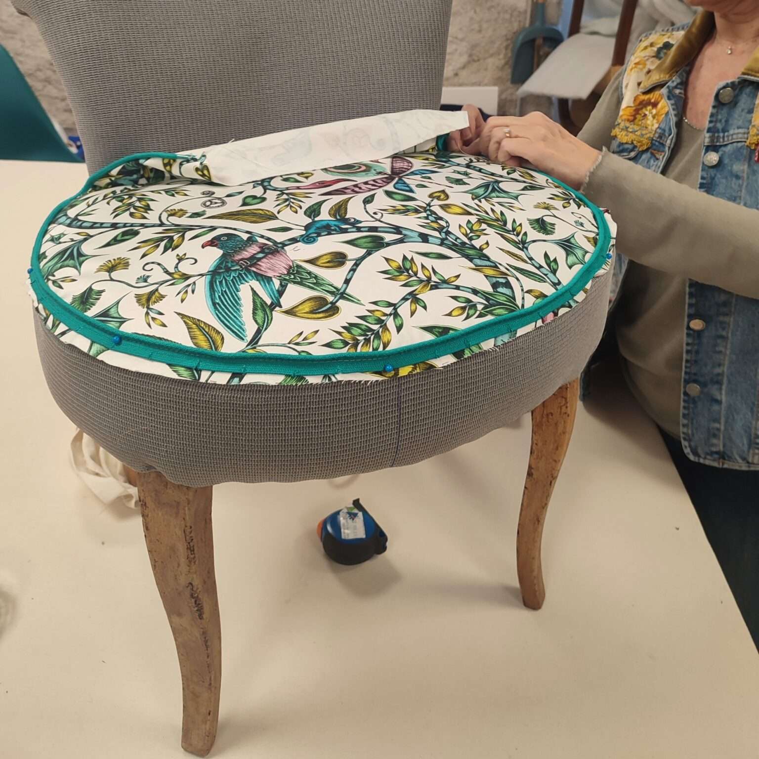 The power of piping (in upholstery)! - Thegirlwithahammer.com